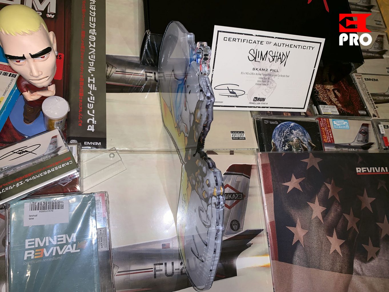 Unpacking: acrylic collectible “SKAM Pill” with Eminem’s autograph ...