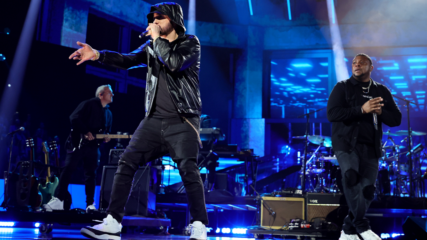 See Official Photo Gallery From Eminem’s 2022 Induction Ceremony