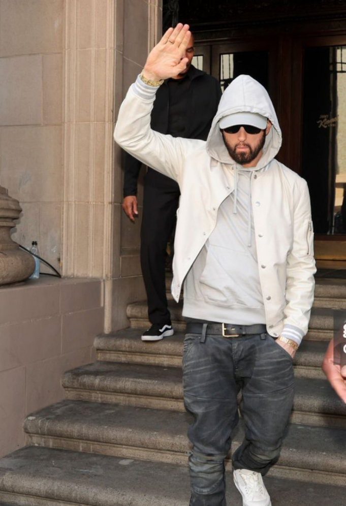 Dr. Dre Gets His Hollywood Walk of Fame Star Surrounded by Eminem, 50 ...