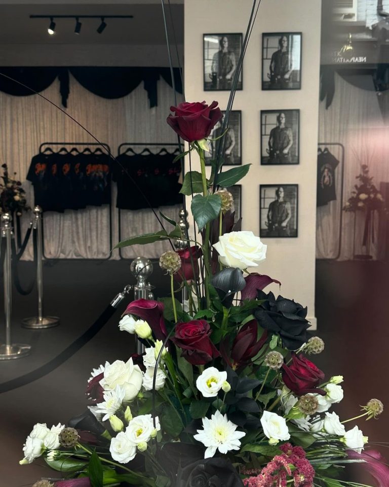 Eminem Attended Slim Shady’s Funeral in London, Taking Pictures With ...