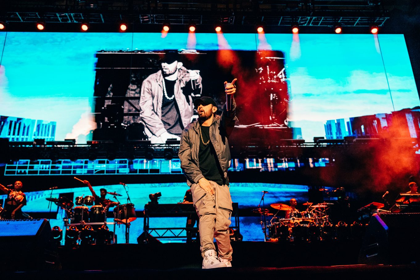 Photo Gallery: Eminem Performing in Los Angeles at the Crawford vs ...