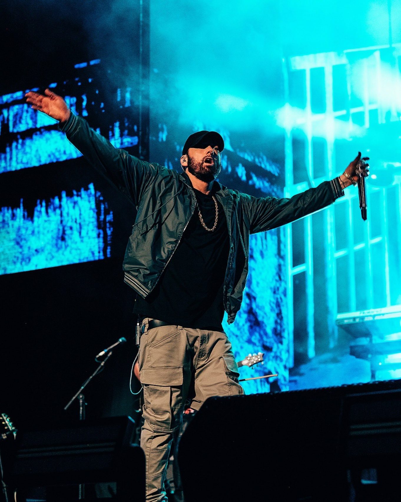 Photo Gallery: Eminem Performing in Los Angeles at the Crawford vs ...