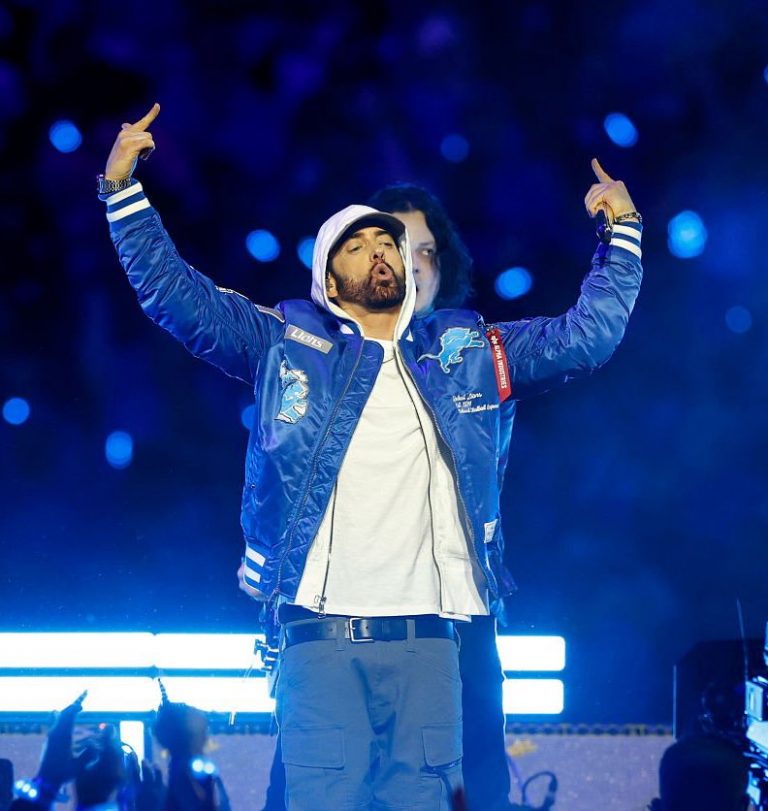 “DETROIT JUST EXPLODED!” — Eminem STORMS the Thanksgiving Halftime Show ...